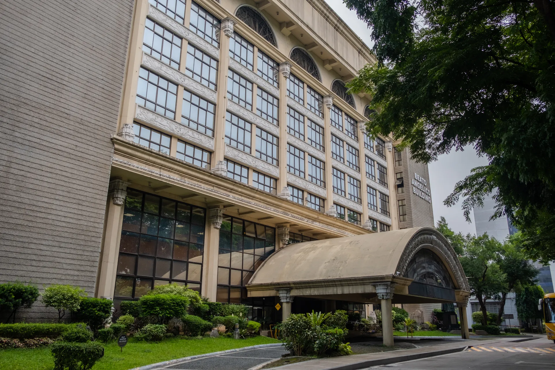 Two Thomasians rank in June 2024 architecture boards’ top 1; UST at No ...
